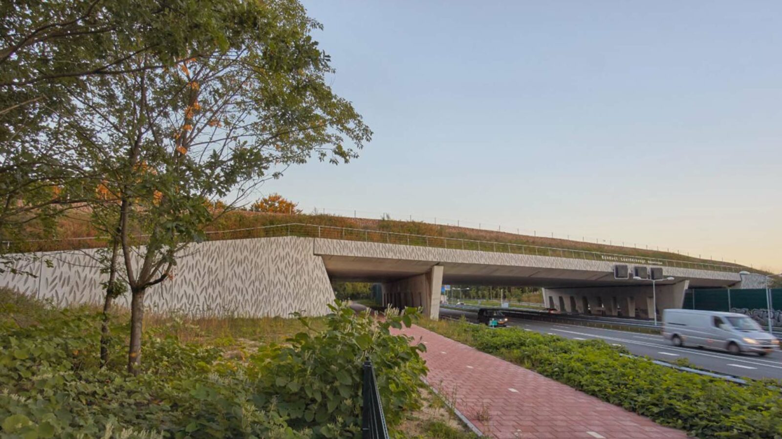 Natuurbrug Laarderhoogt, rijksweg A1 - Landschappartners